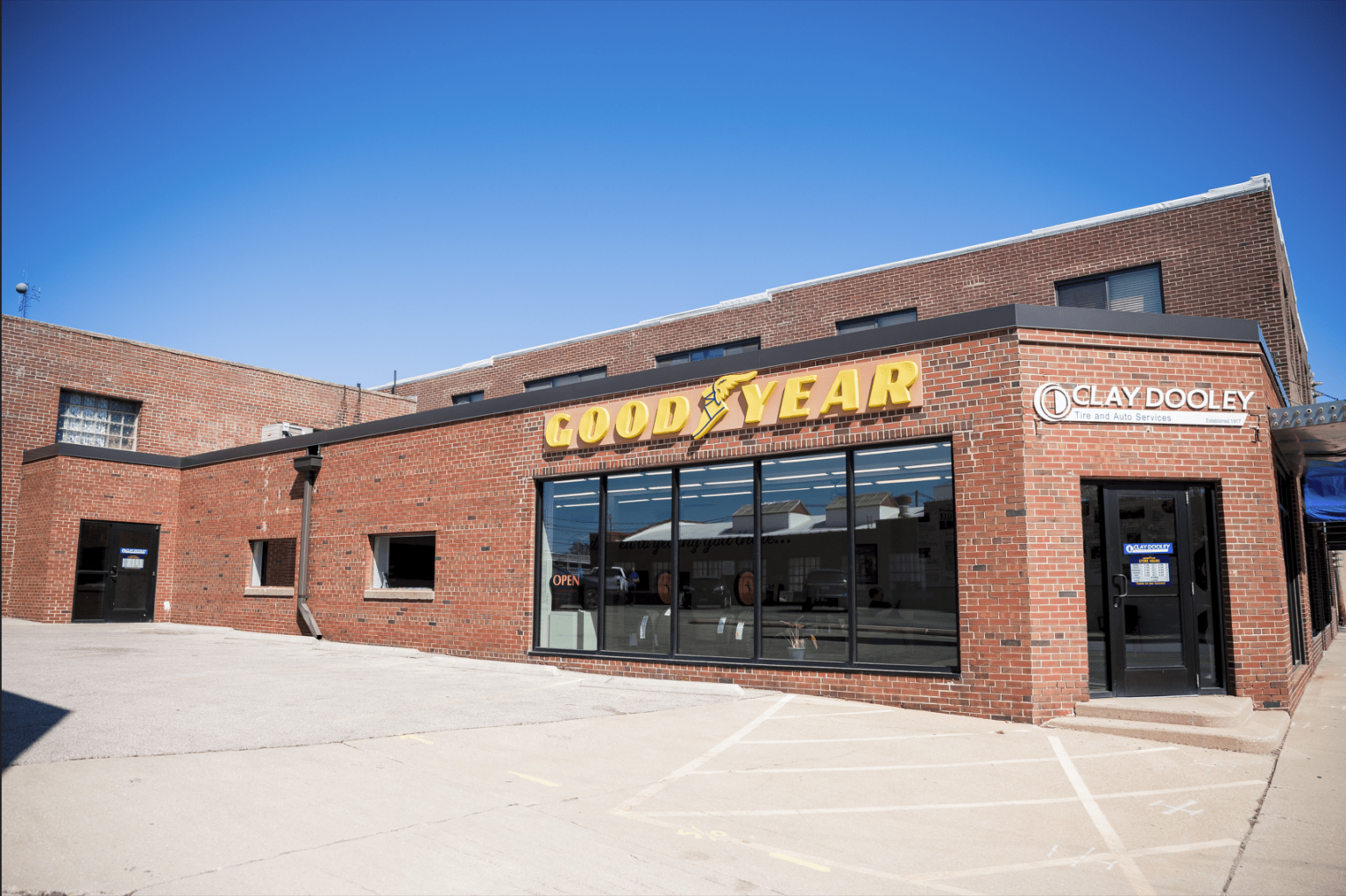 Champaign, IL - Clay Dooley